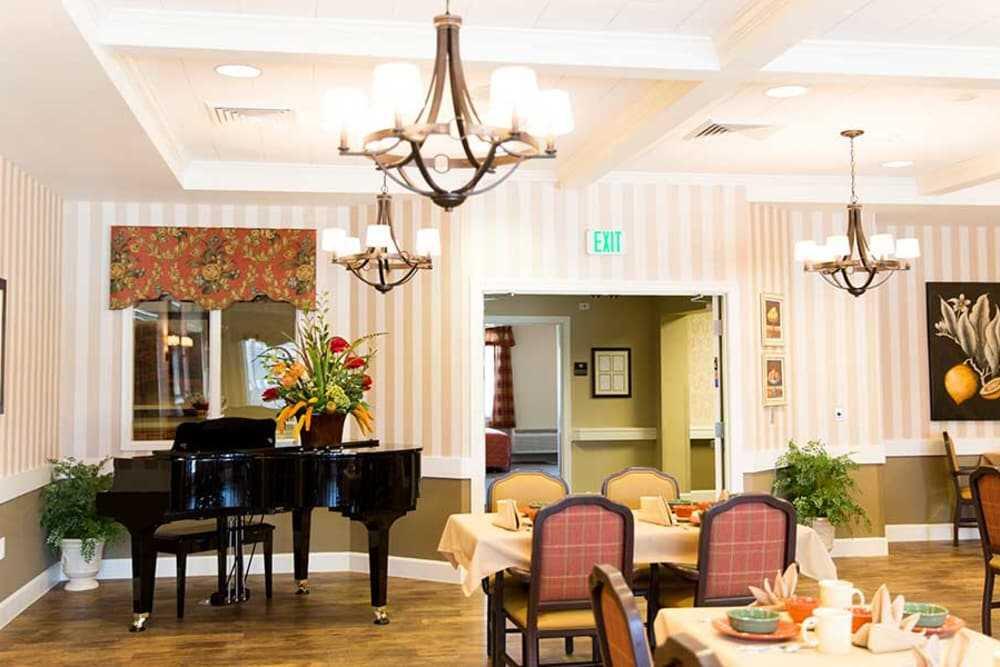 Juniper Glen Alzheimer's Special Care Center | Senior Living Community ...